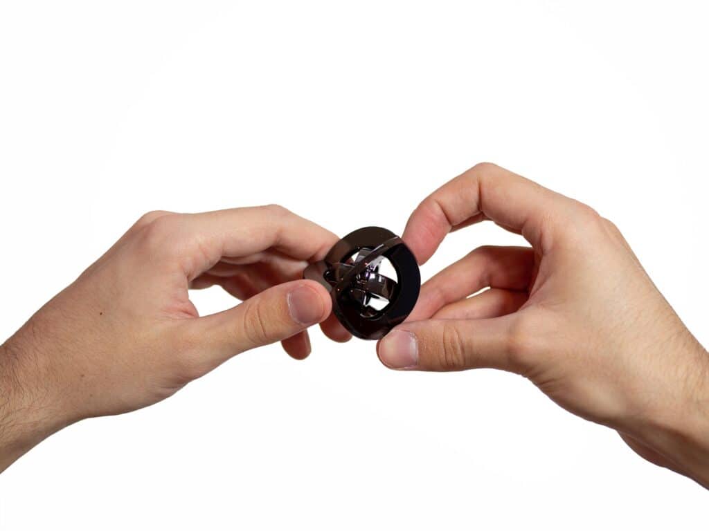 Hanayama Huzzle Cast Equa Puzzle Level 5 - Puzzleportal